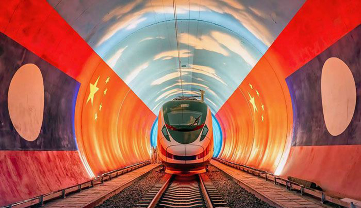 Your Guide to LCR Trains from Vang Vieng to Luang Prabang